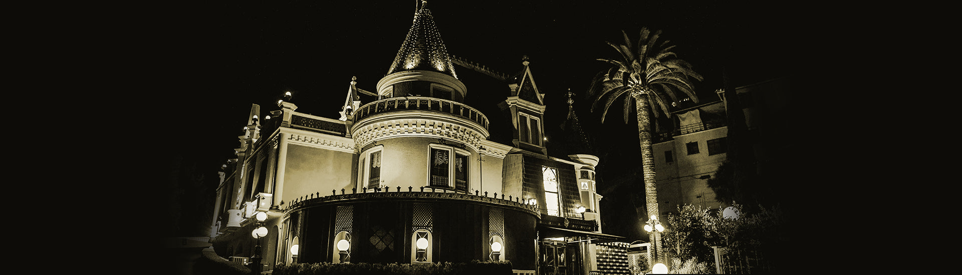 The Exclusive Magic Castle Online Gift Shop | The Academy of Magical A ...